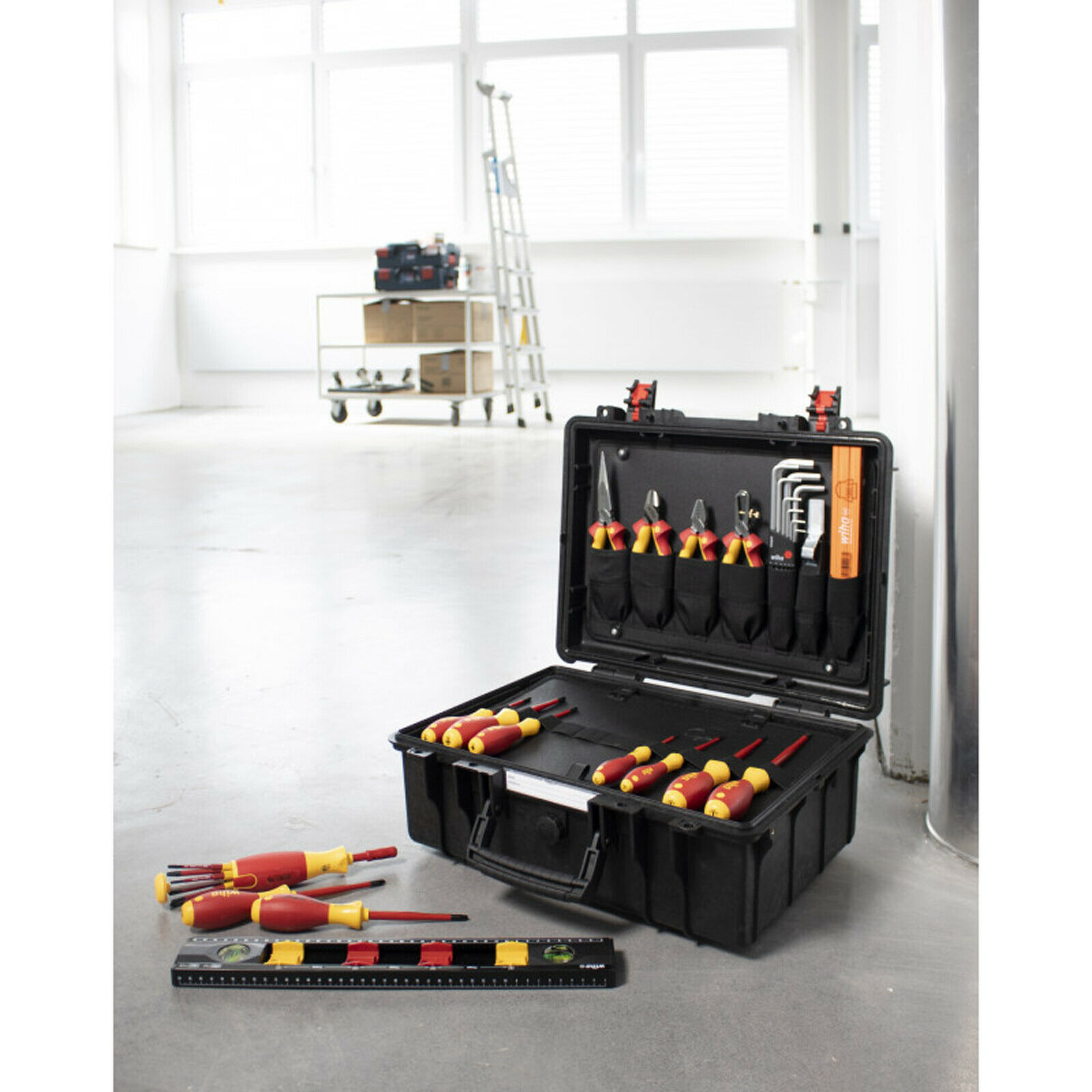 Wiha 44505 34 Piece VDE Electricians Basic Tool Set / Kit In Case ...