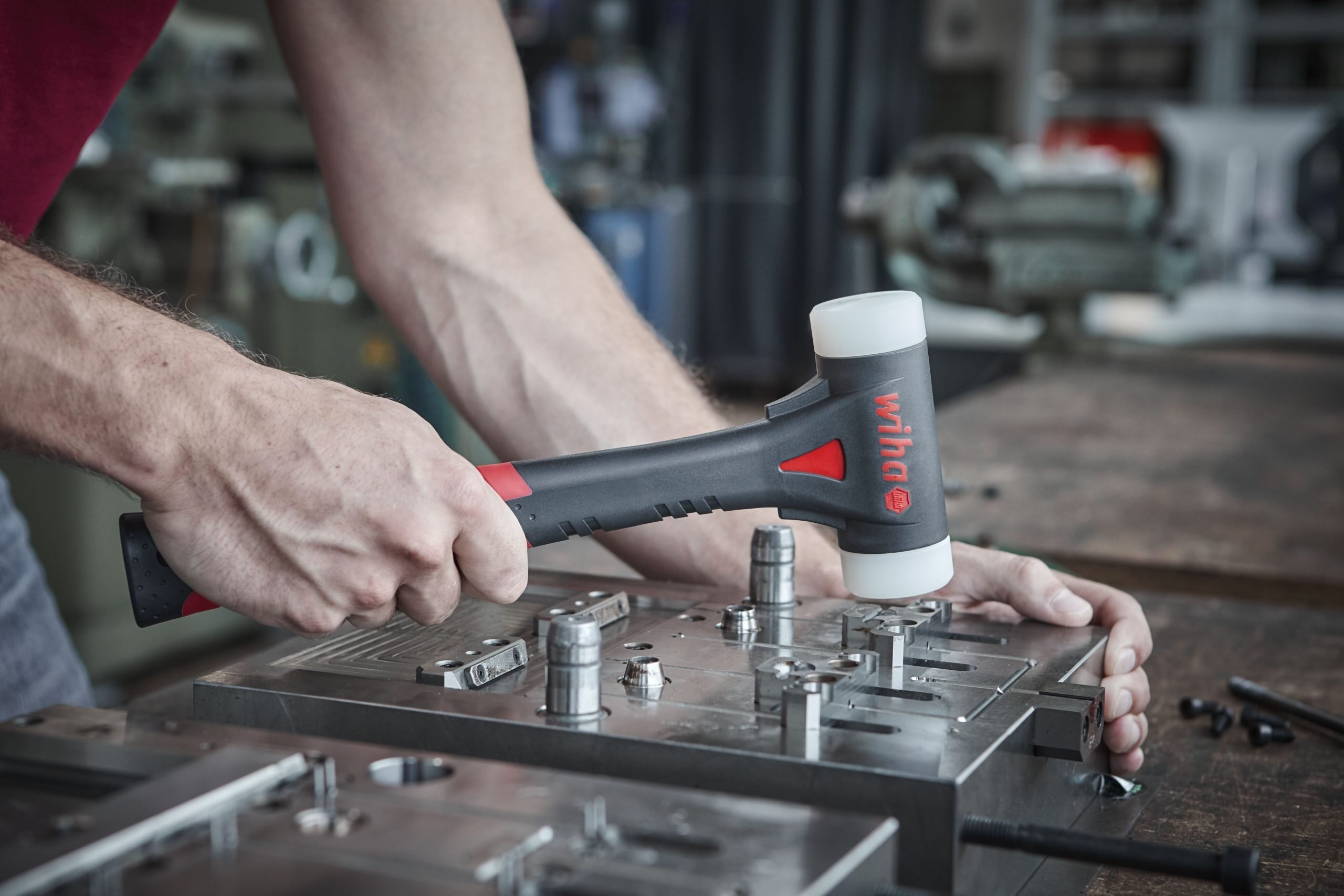 Wiha 44598 FibreBuzz® SB8041 Soft-Faced Dead Blow Hammer 40mm Dia ...