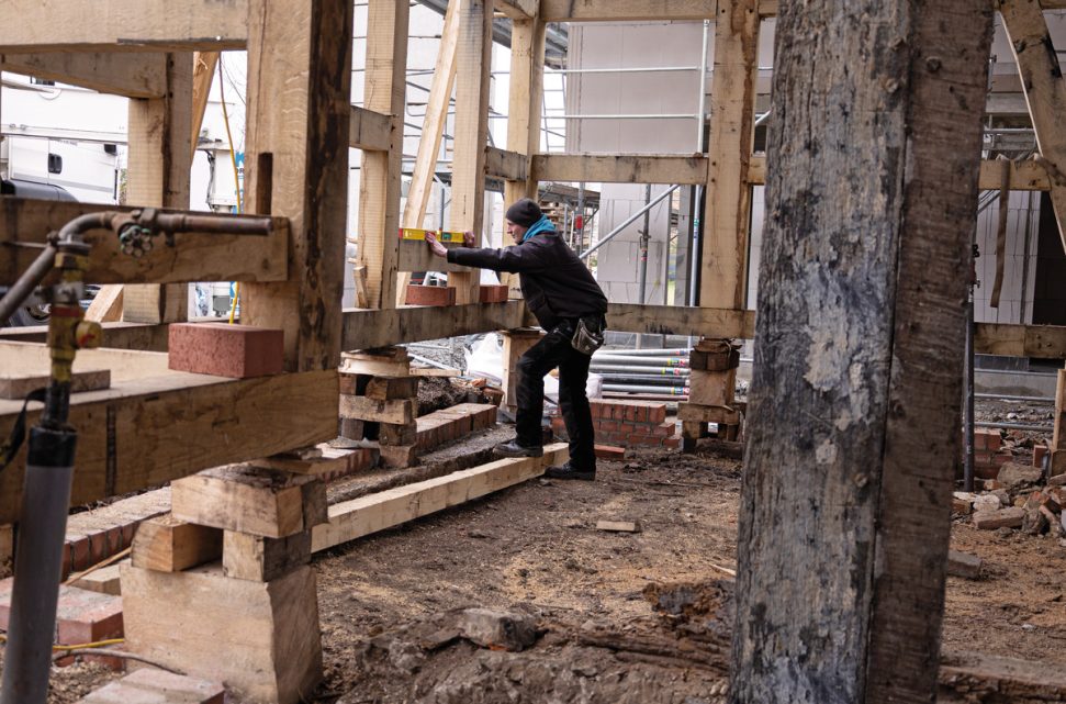 Stabila TECH 196 DL Electronic IP 67 Digital Spirit Level 23cm - PrimeTools