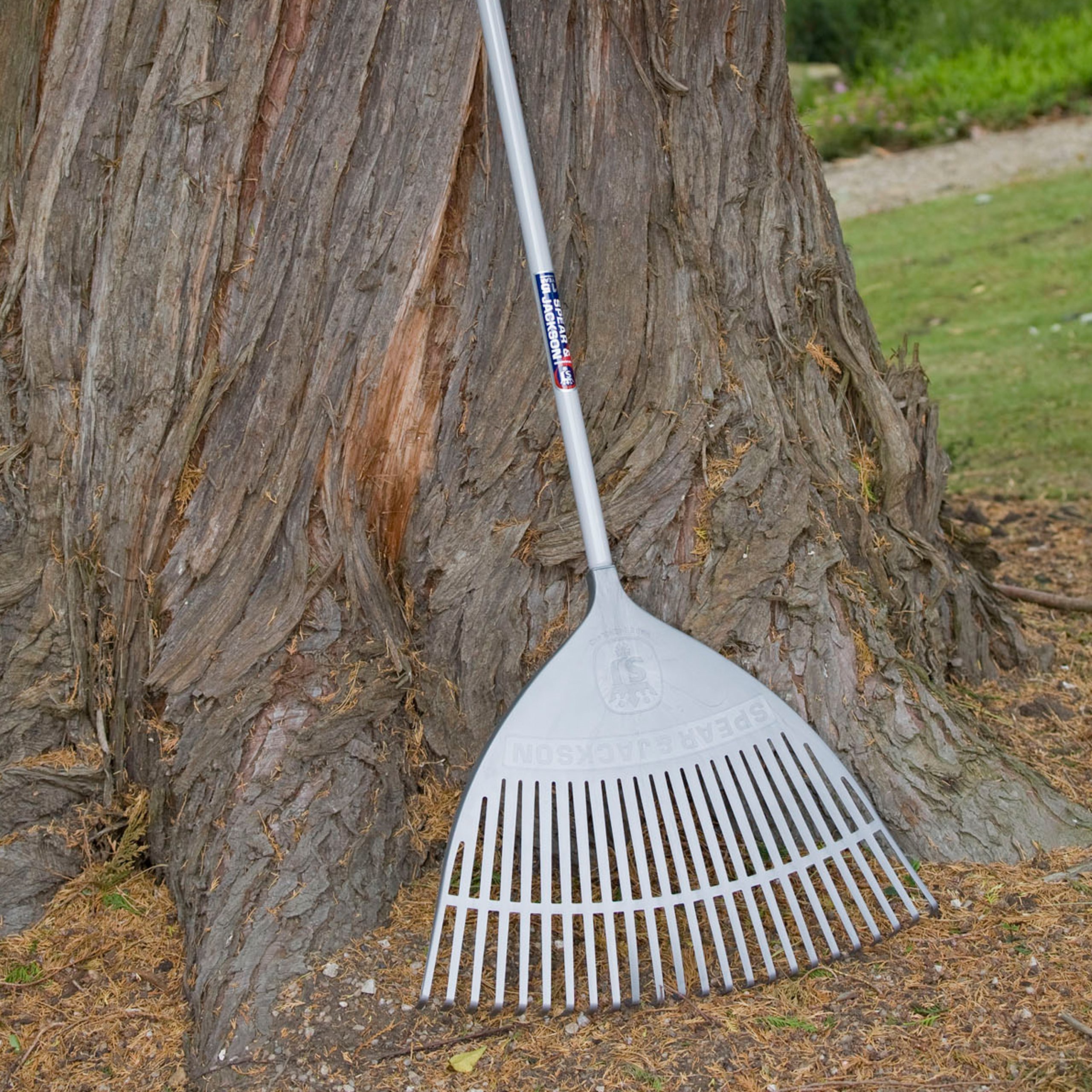 Spear & Jackson 3884NB Neverbend Plastic Leaf Rake with Tubular Steel ...